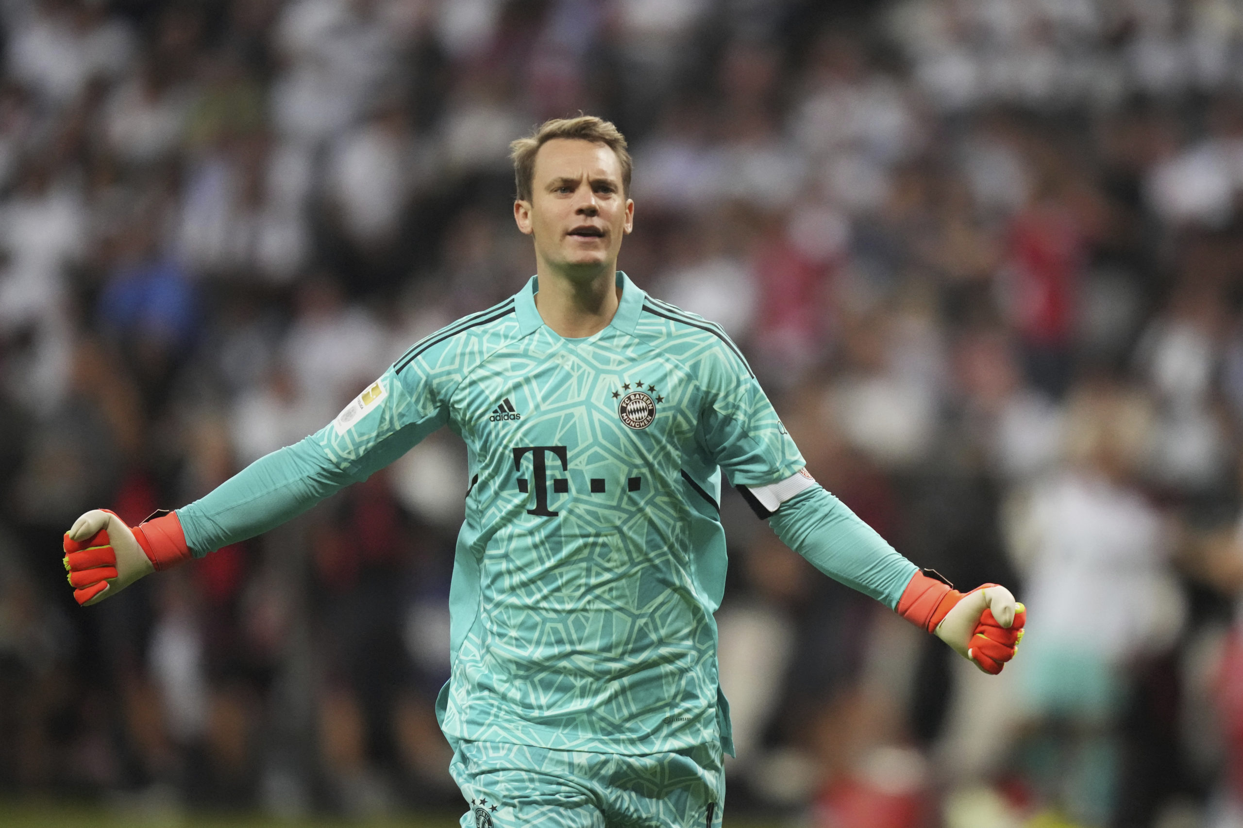 Manuel Neuer kritizoval Bayern. Klub s ním chce diskutovať