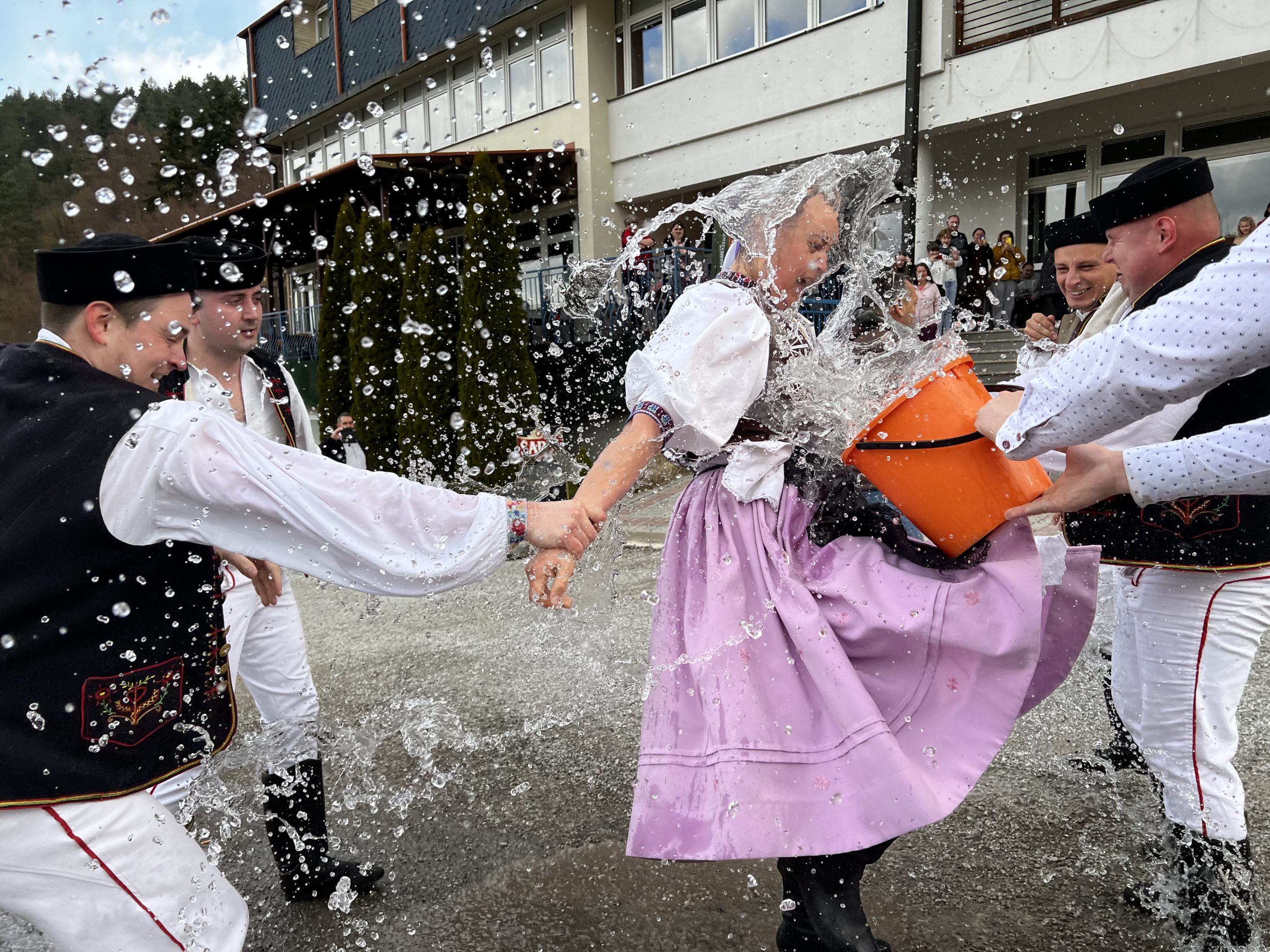 Štandard - Na západe Slovenska prevládala šibačka bez oblievačky, na ...