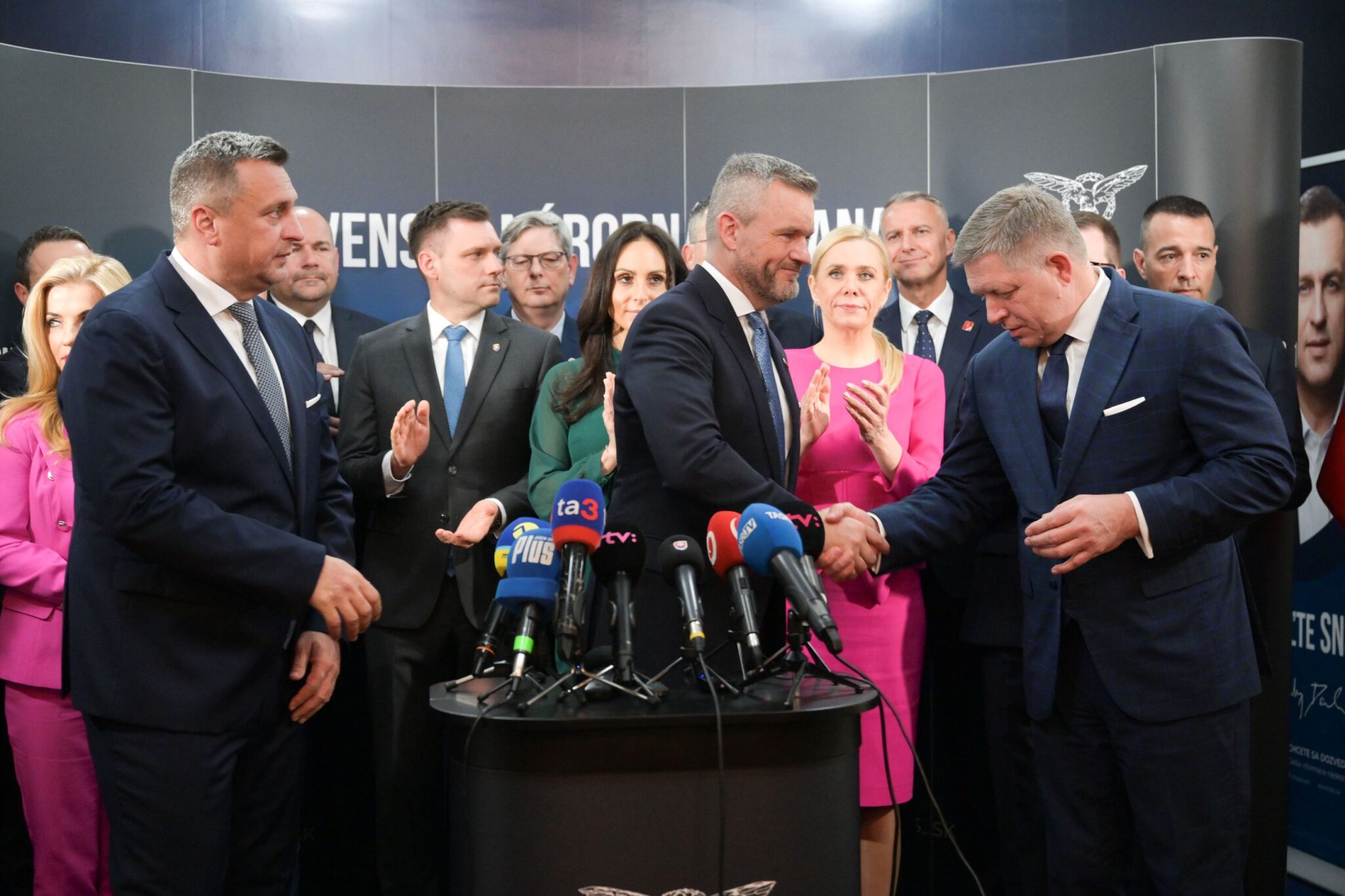 Pellegrini a Danko si už okolo krku nepadnú. O čo ide šéfovi SNS?